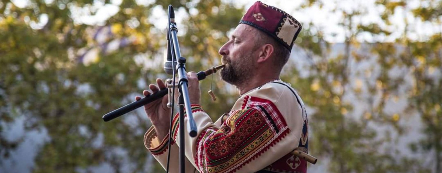 Мультиинструменталист Олег Переверзев