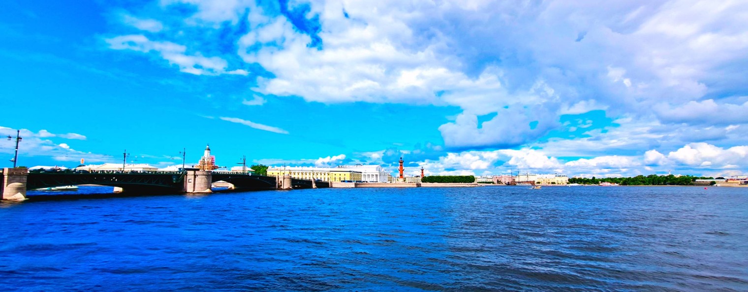 Одетый Камнем Петербург