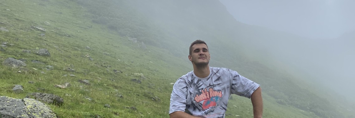 Денис на маркетплейсах