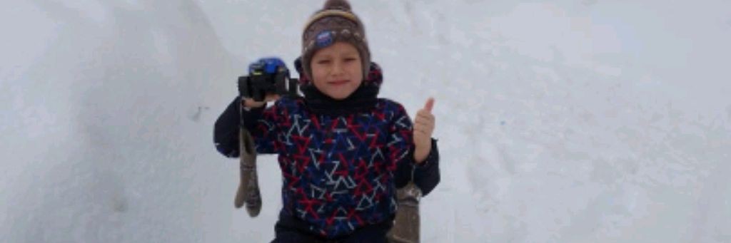 Артур Играет