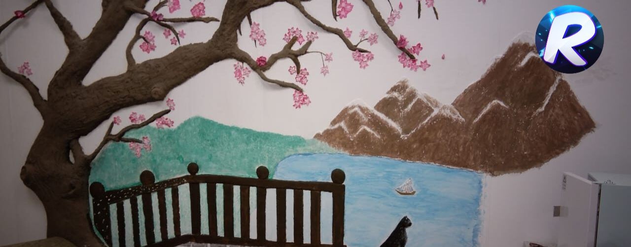 И своими руками тоже,