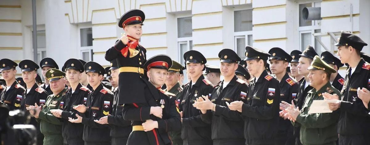 КАЗАНСКИЕ СУВОРОВЦЫ