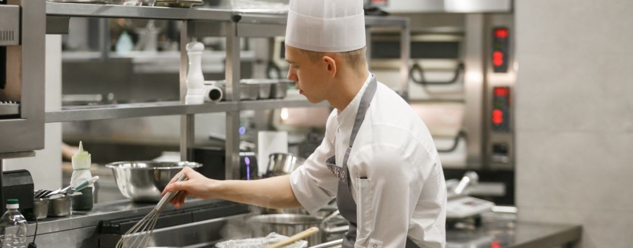 Готовит Кирилл