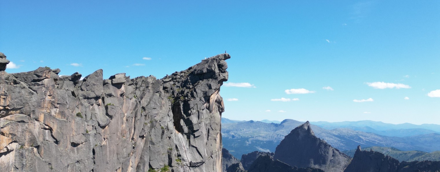 Двое с рюкзаком