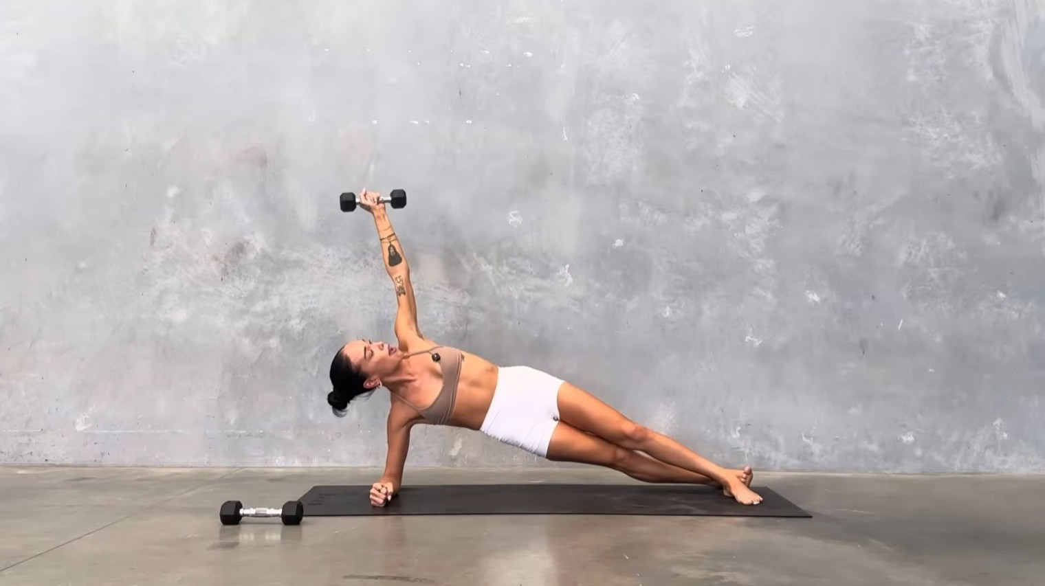 PILATES BY IZZY | ПИЛАТЕС ОТ ИЗЗИ (на русском)