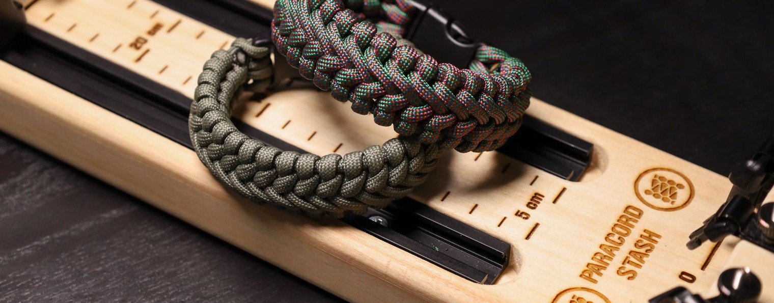 ParacordStash