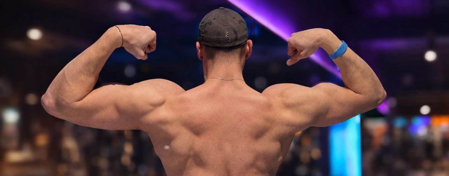 Сэм Тренируется