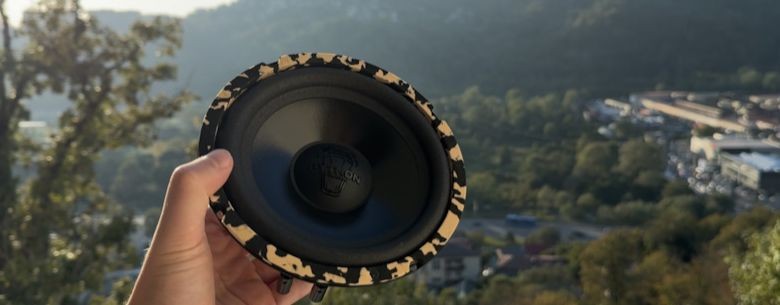 33 Hz