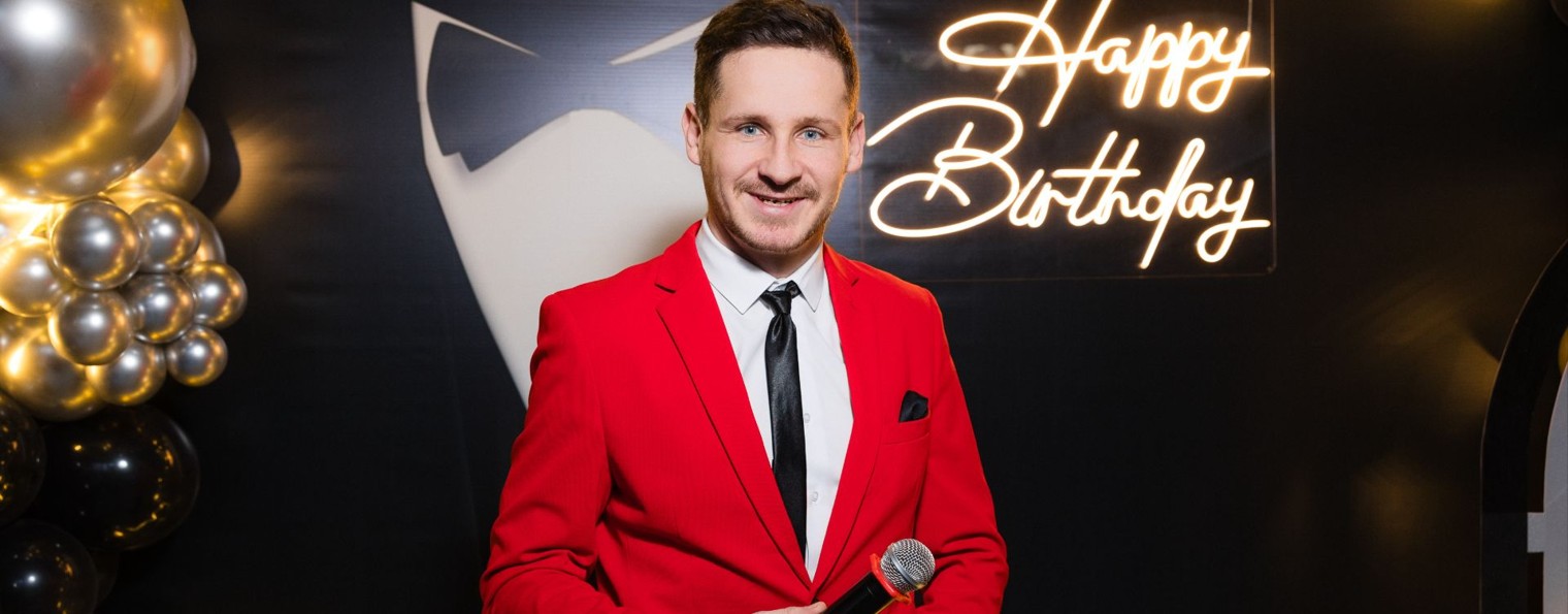 Ведущий Николай Семченков