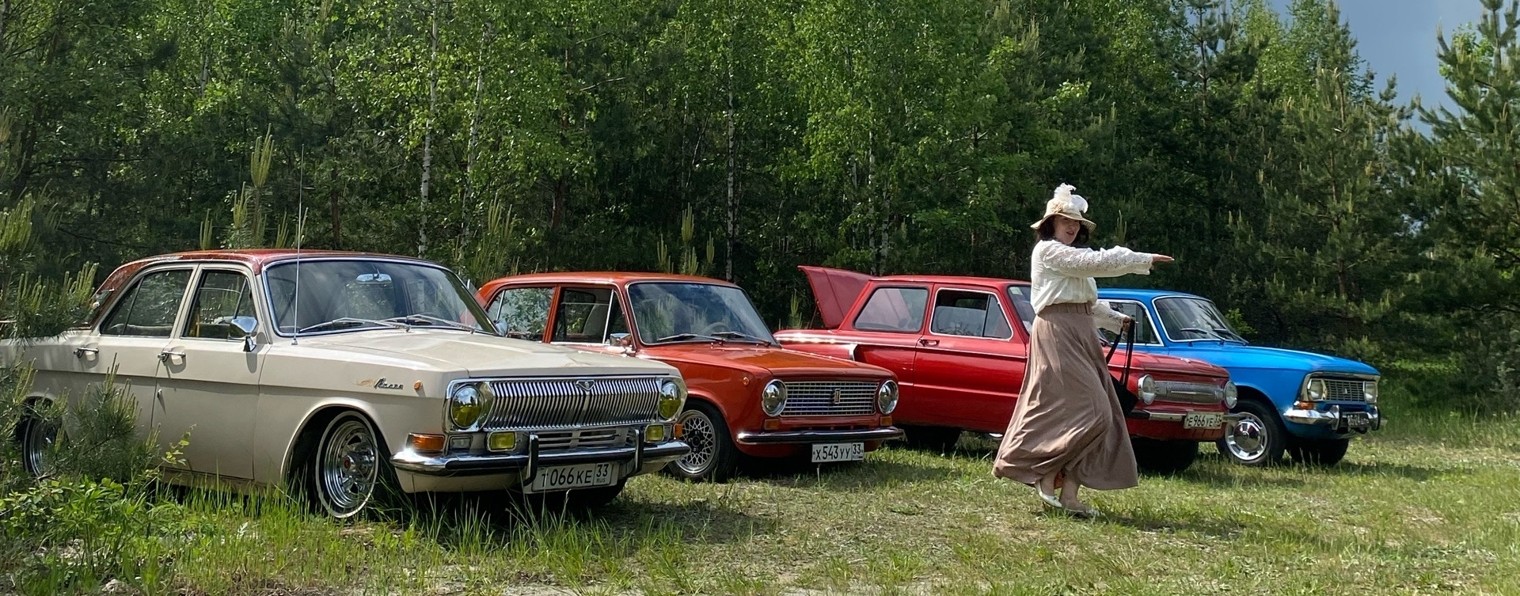 Оля на ретро-авто!