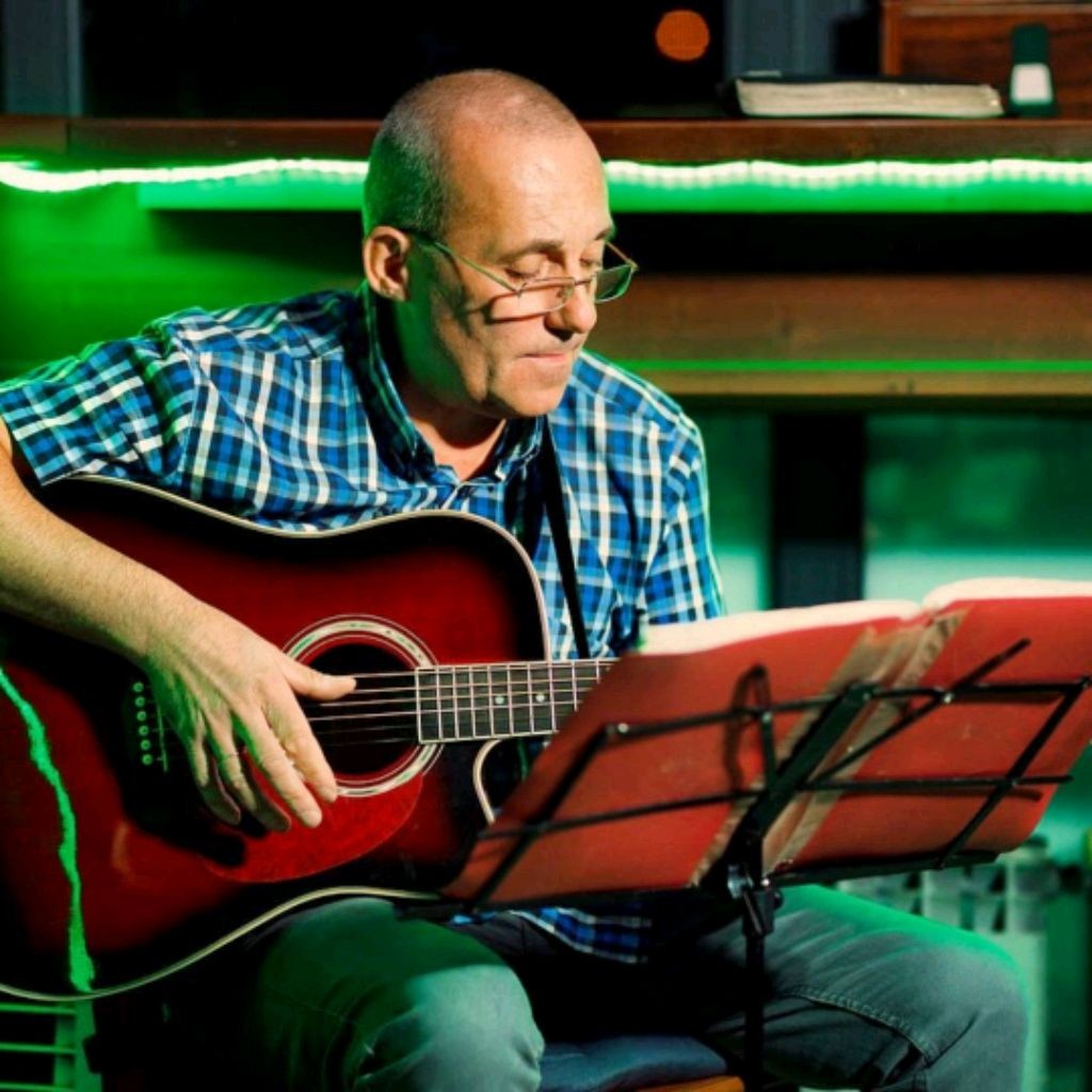 Владимир Химчук+ живая гитара.