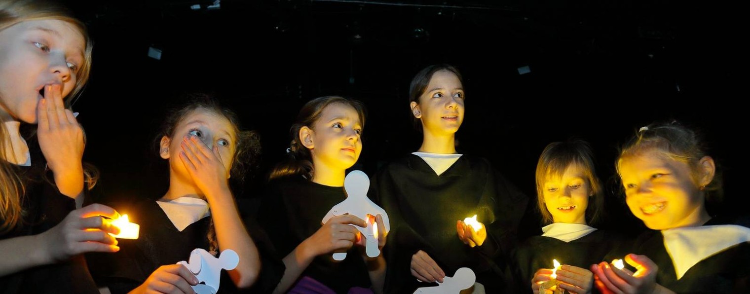 Театр на холсте