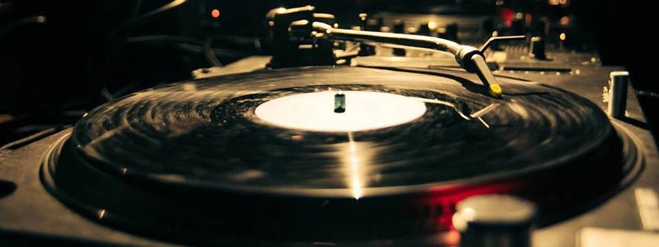DJ MAXDUBS - электронная музыка, DJ-мероприятия.
