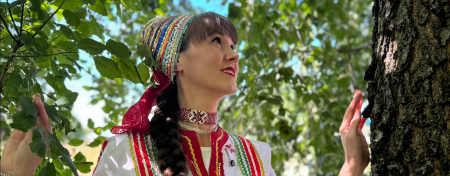 Елена Помозова - солистка ансамбля "Азорава"