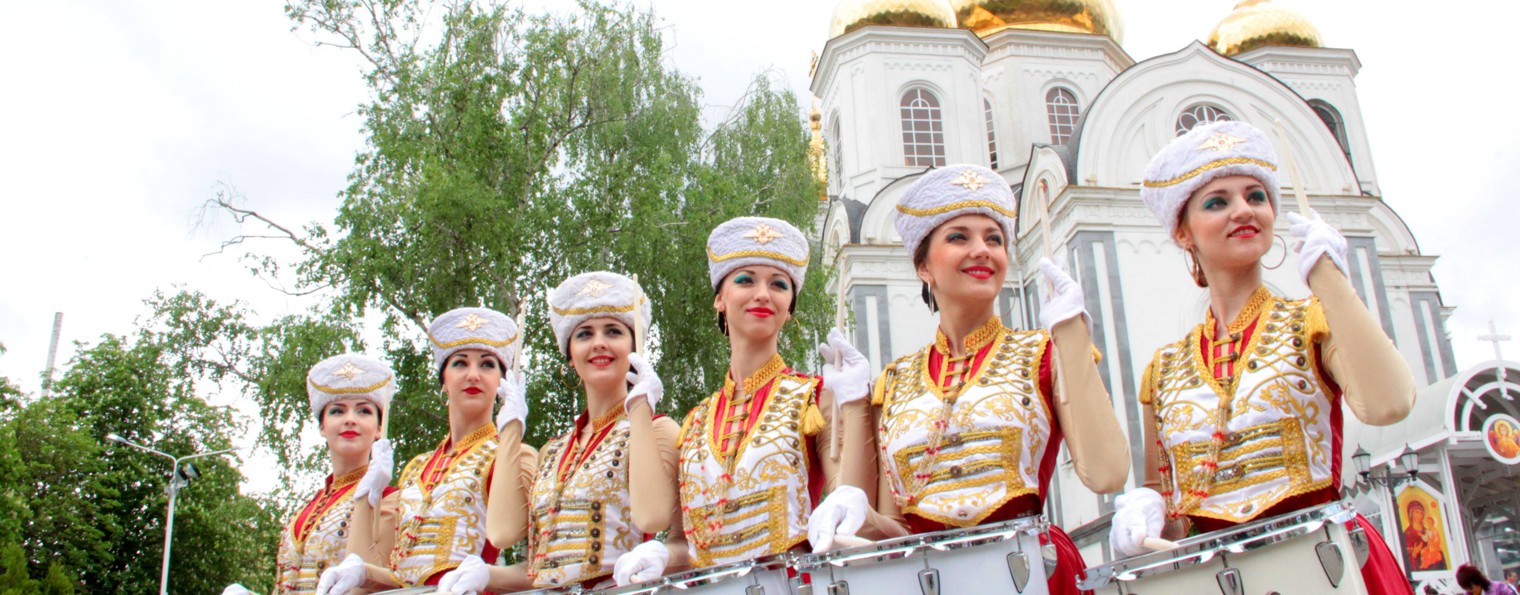 EXTRAVAGANZA  Drums & Dance