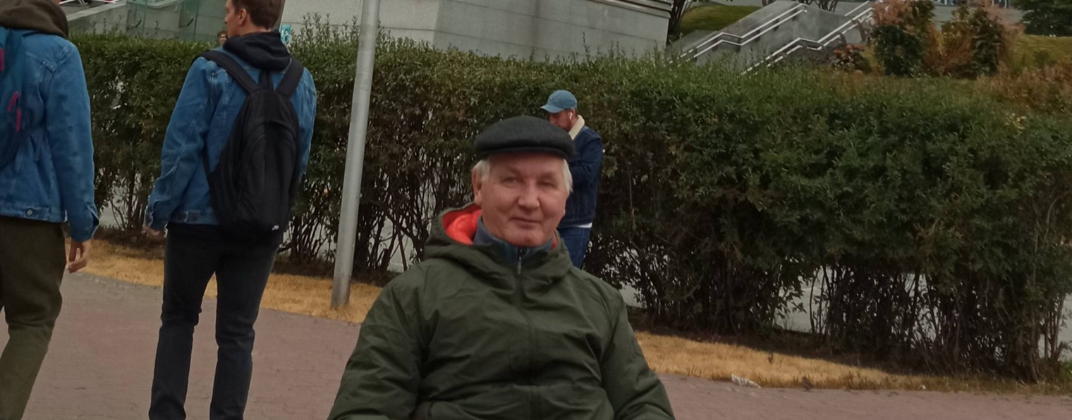 Мишаня на колесах