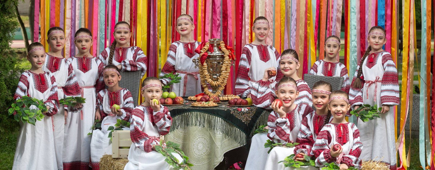 Ансамбль народного танца "ОНЕЖСКИЕ ЗОРИ"