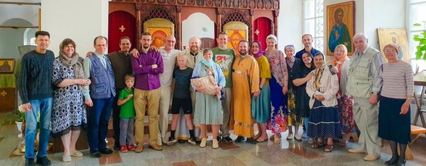 С ОТЦОМ ГЕОРГИЕМ ЗА ЛАВКАМИ