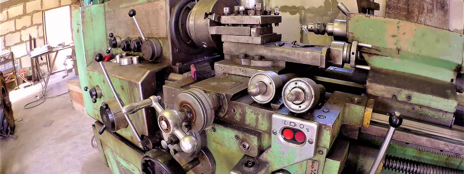 Гараж под утёсом