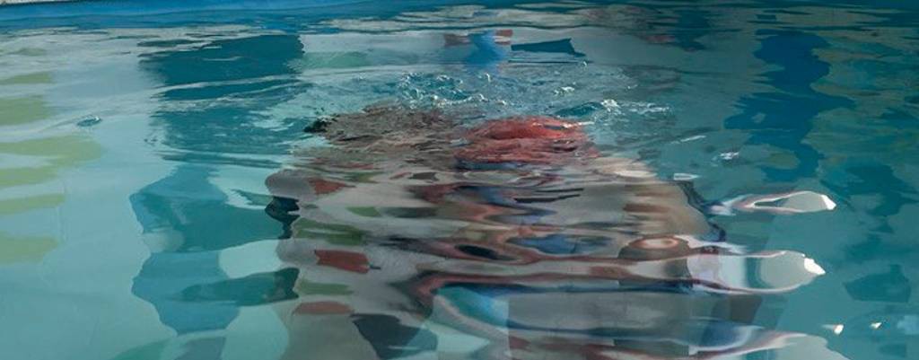 учимся плавать с Михаилом