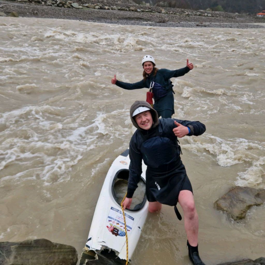 ЧеЛиК_С_ЛоДкОй_По_ МиРу