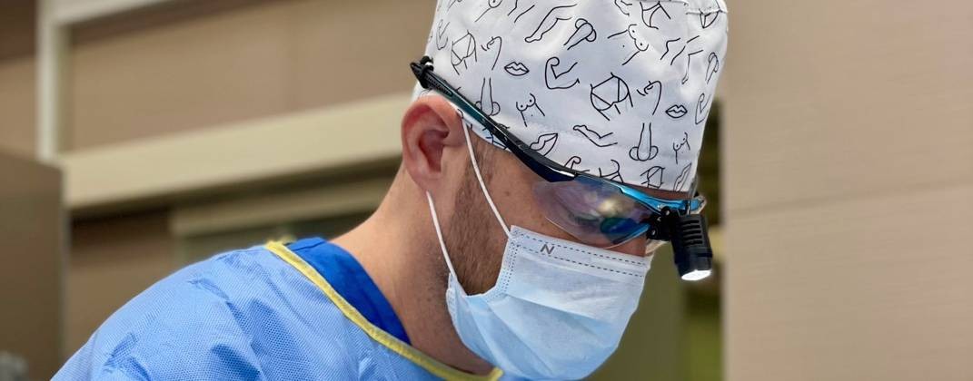 Пластический хирург СПб Илья Баталов