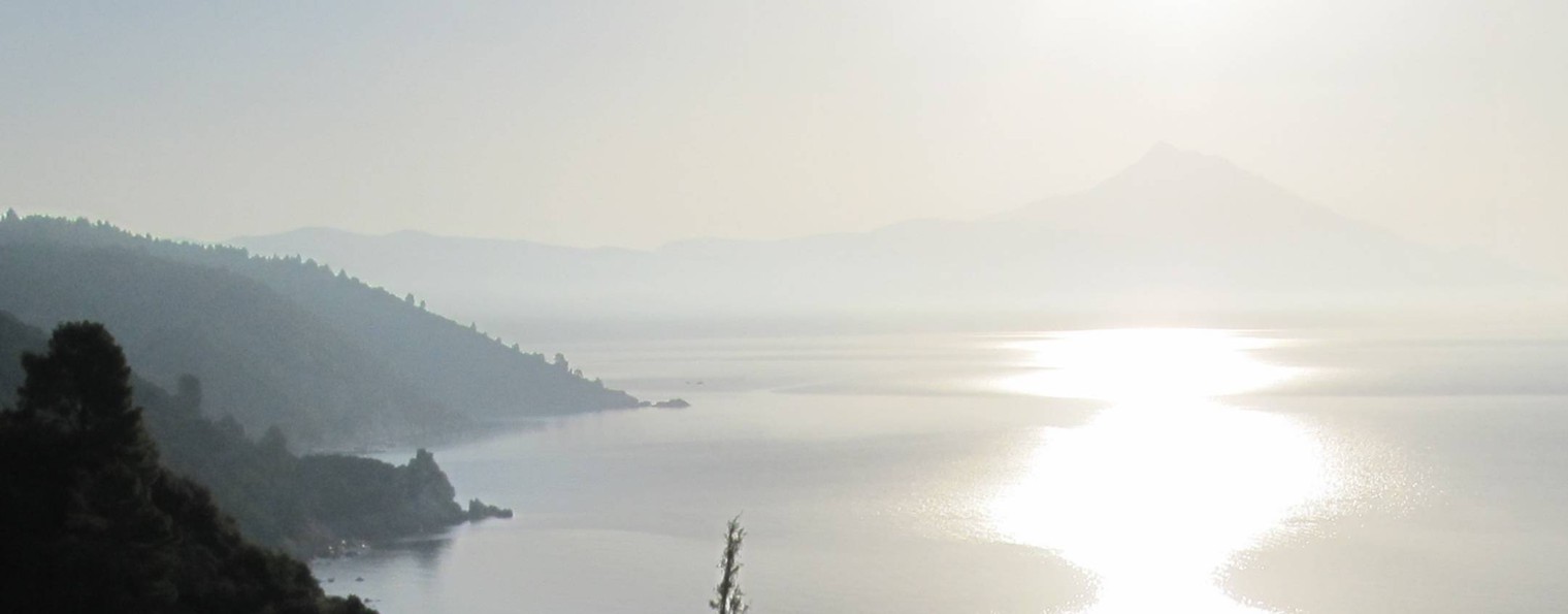 Бог только Любовь