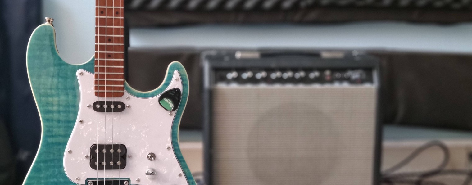 Укулеле и гитара | препод Евгений Уразов