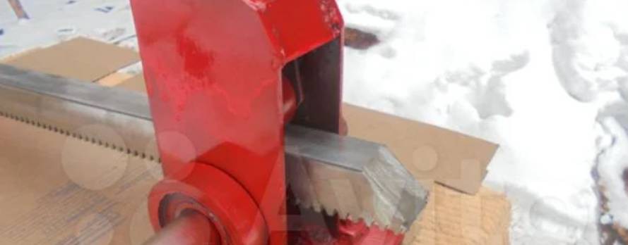 Рейки, вал-шестерни для сборки реечного дровокола.