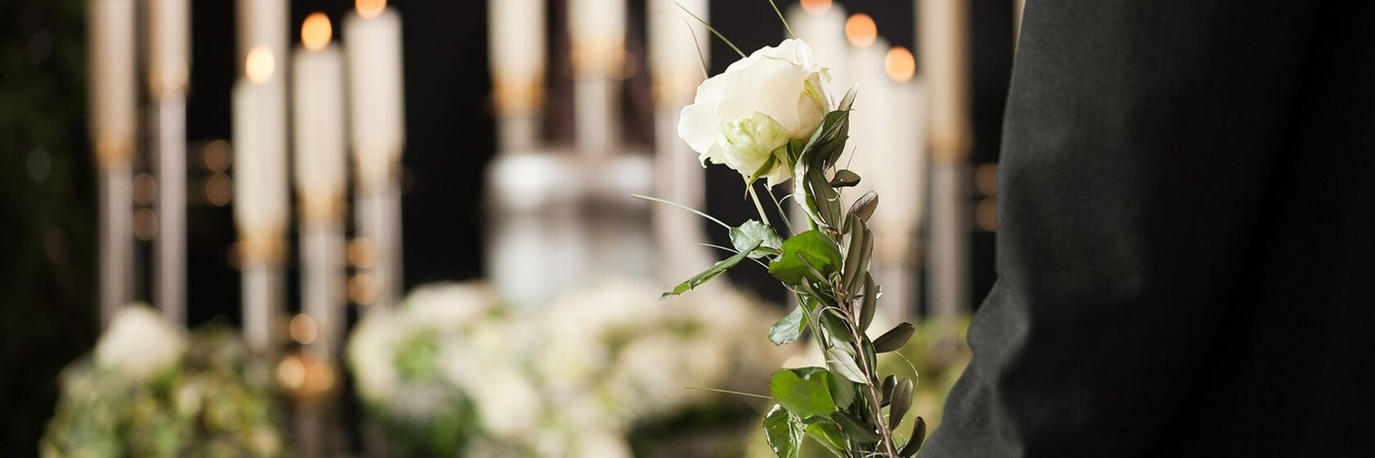 Funeral_director