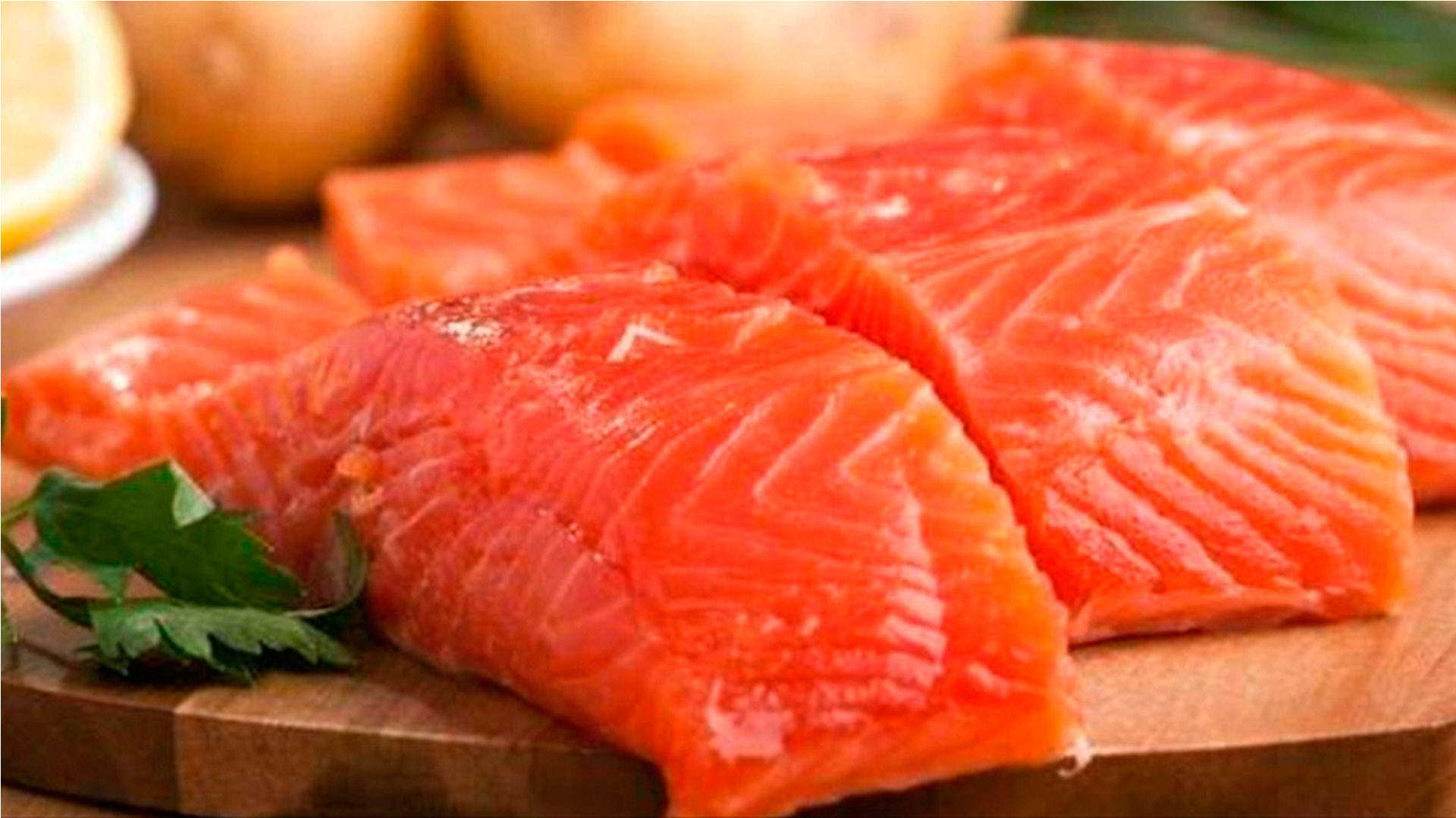 Как ОЧЕНЬ быстро и вкусно засолить красную рыбу. Семья Бровченко.