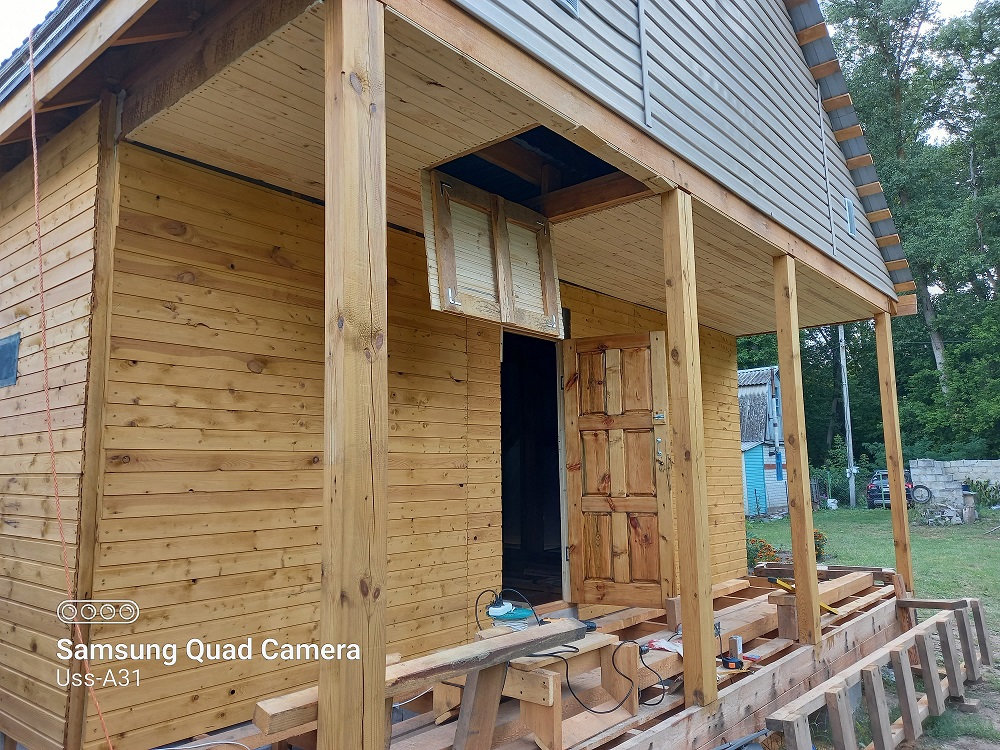 Отделка вагонкой потолка открытой веранды и люк на чердак, своими руками