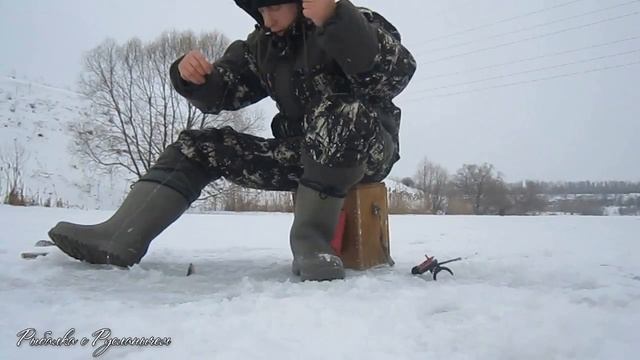 Зимняя рыбалка на реке Проня.mp4
