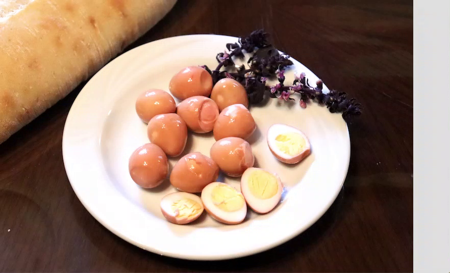 Яйца перепелиные маринованные с базиликом!