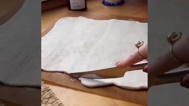 Штрудель с пряной вишней