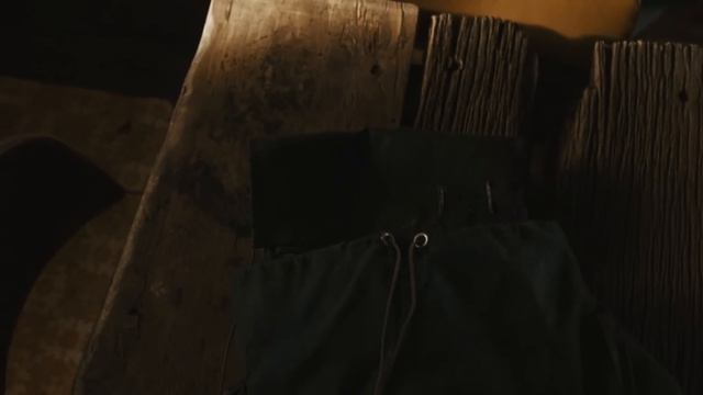 Мужчина оказался в ловушке на дне каньона, где странная женщина требует от него потомства