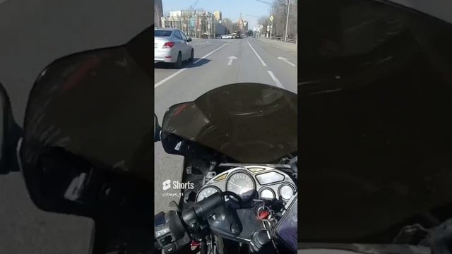 Упала приборка заклинило руль на мотоцикле #moto #msk #suzuki #vdnh #bike #moscow #motovlog