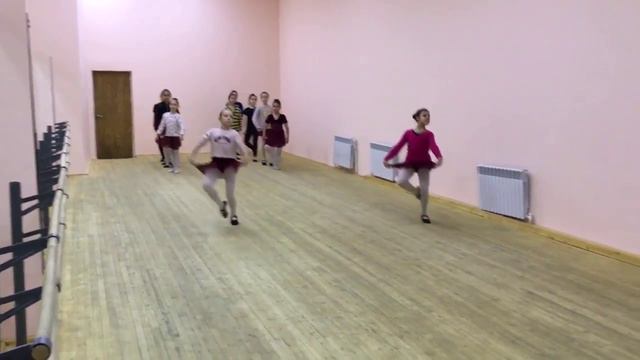 ШКОЛА СТУДИЯ КАЗАНЬ--ПОЛЬКА ОТ НОГИ-ВЕРОНИКА И АЗАЛИЯ .