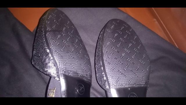 Ремонт босоножек женских-подметки.