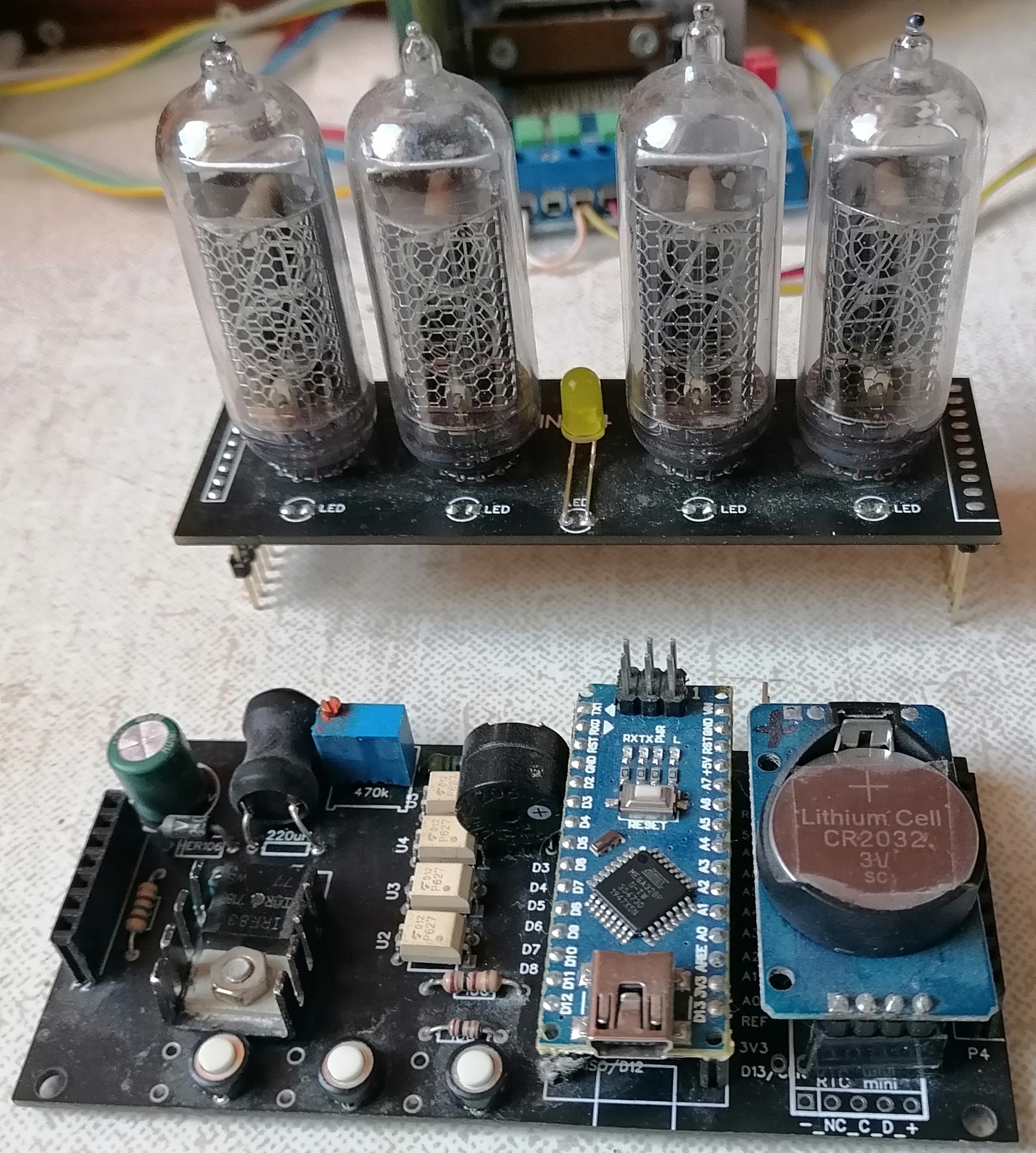 Часы проекта Gyver на ИН-14