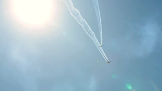 Шоу самолетов в Тульском парке 09.05.2015