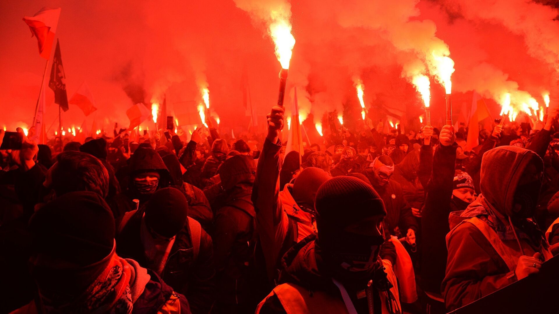 LIVE ? Марш националистов в Варшаве в честь Дня независимости Польши 11/11/21 17:00 | ТНВ