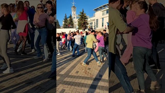 Танцы на набережной Нижнего Новгорода