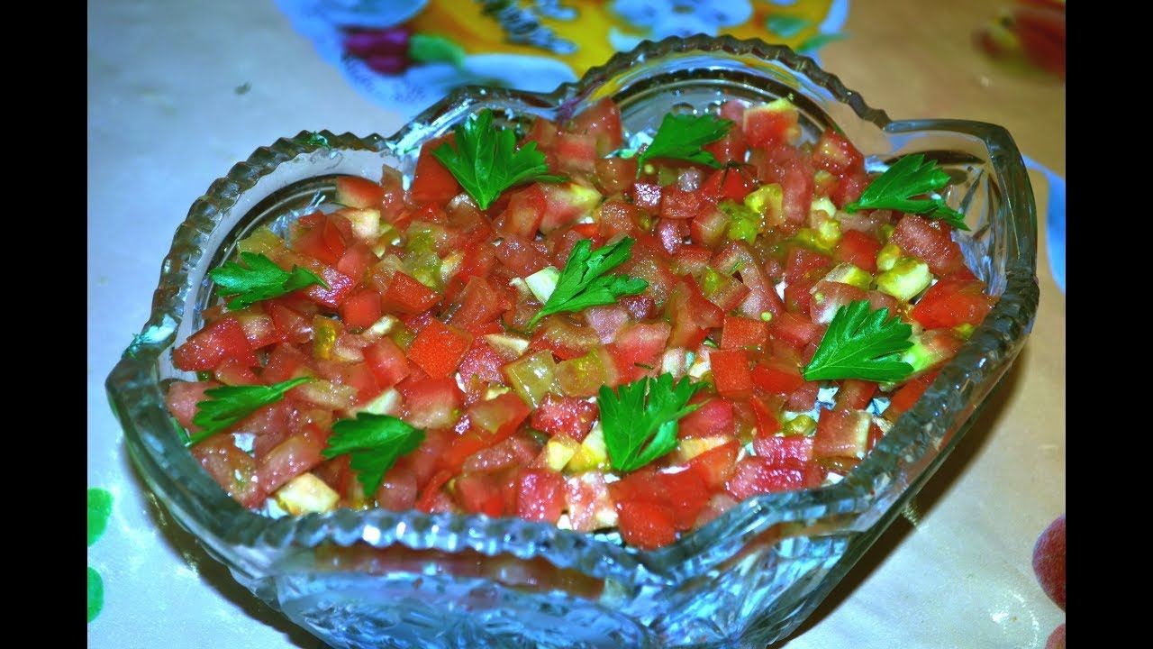 Салат с копченой рыбой "Балтийский"/Salad with smoked fish.