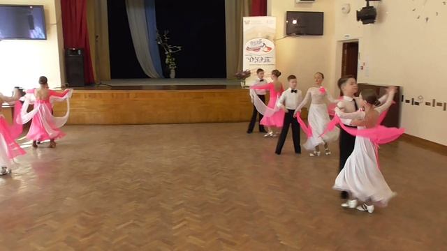 Вальс (средняя группа)