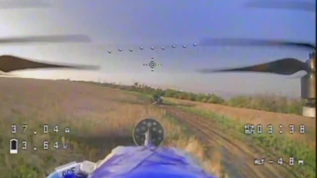 Американский бронеавтомобиль Хамер сожгли тульские десантники