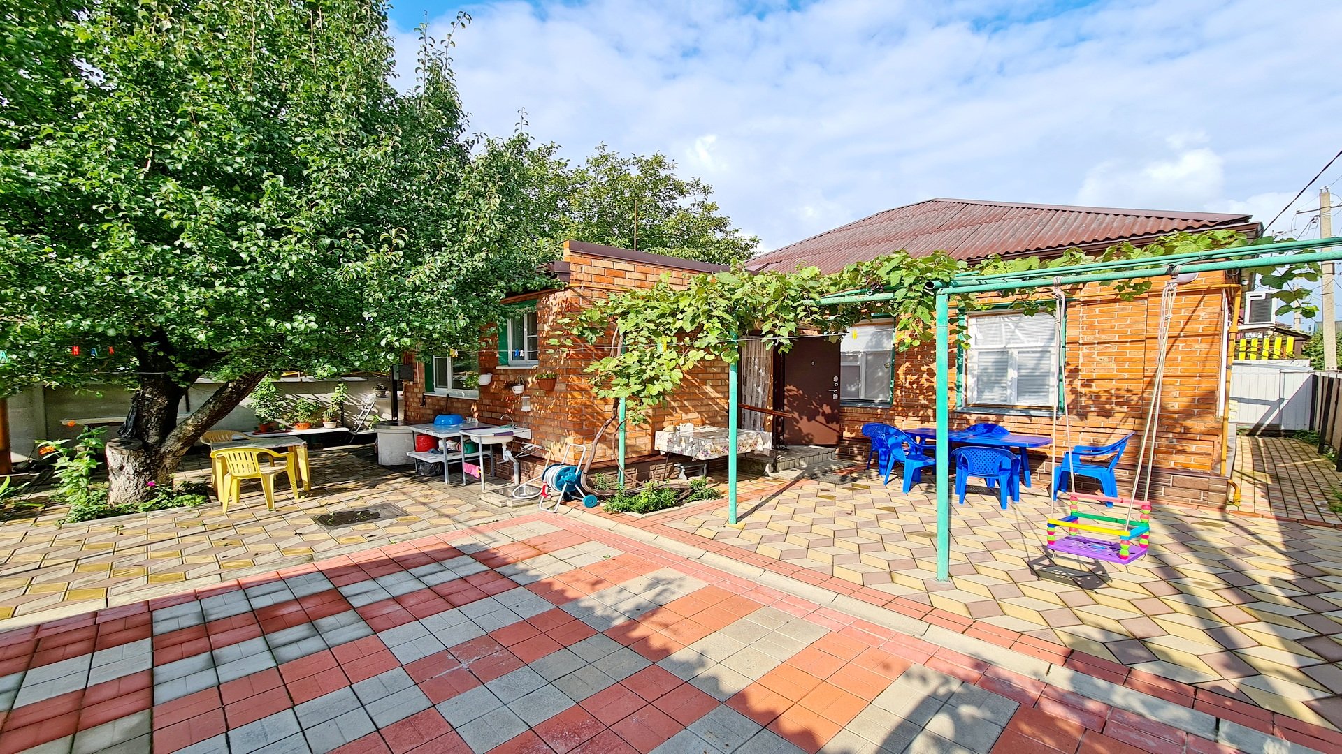 Отдых в Ейске: четырехкомнатный дом под ключ!