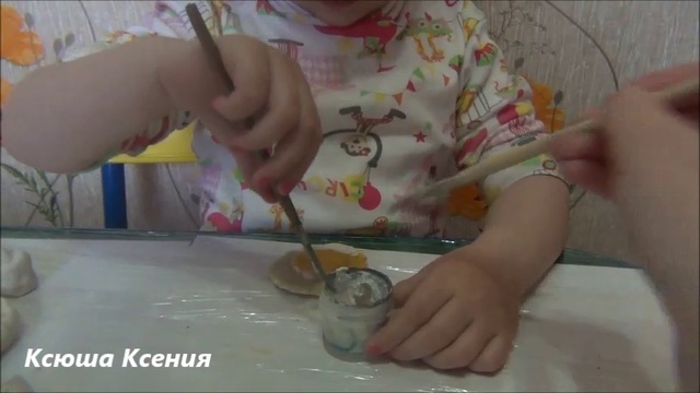 Раскрашиваем красками фигурки из соленого теста