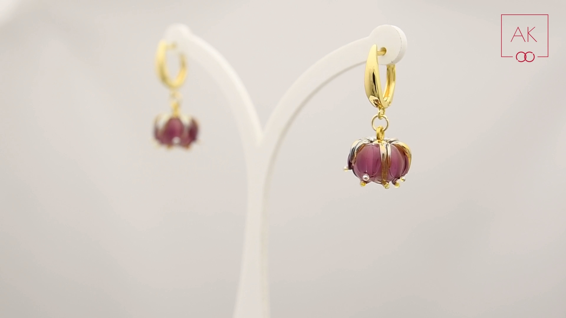 Позолоченные серьги Марлен с цветком аметистового цвета