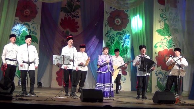 Скакал казак через долину